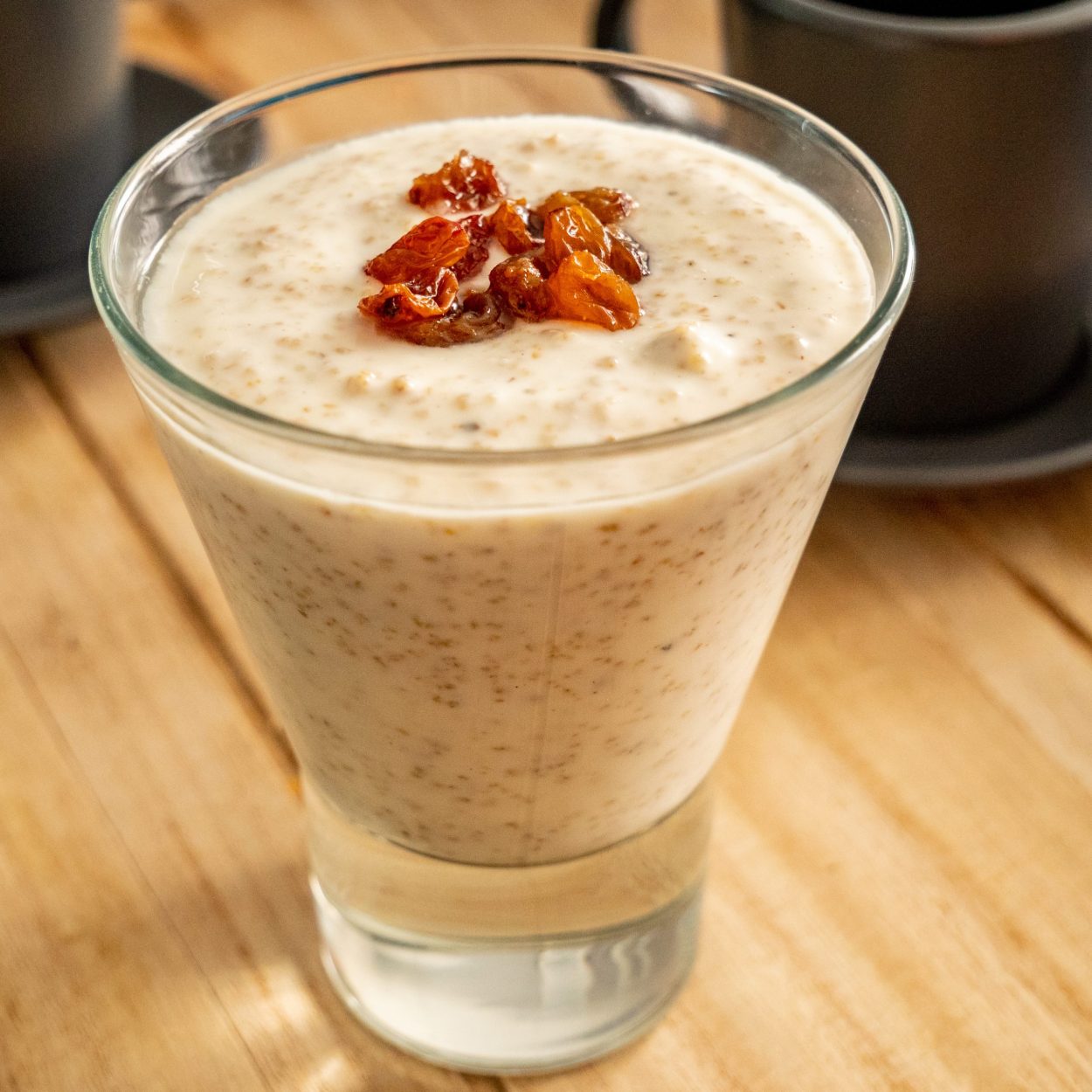 Tiakry aux raisins secs – Dessert au couscous de mil - Recette ...