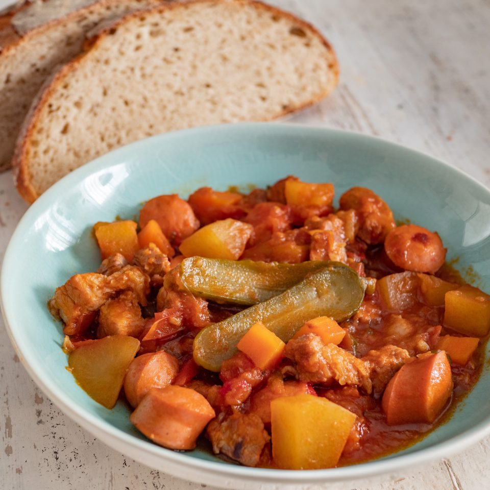 Waknatoy - Ragout aux saucisses de vienne et aux cornichons - Recette ...
