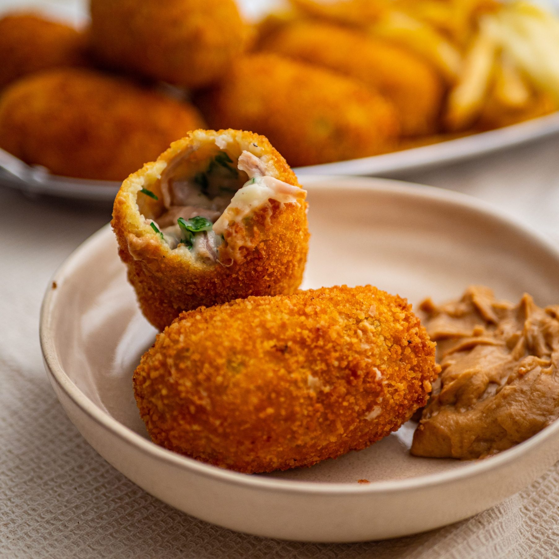 Satésaus - Sauce saté néerlandaise - DUMPLINGS & MORE