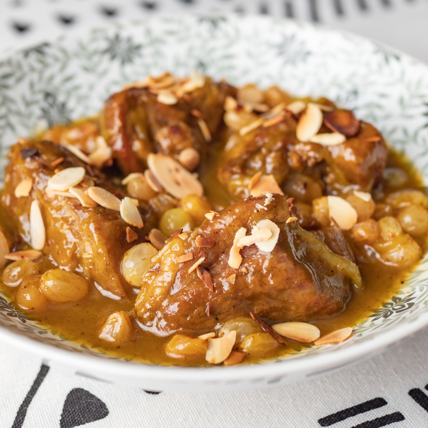 Mrouzia - Recette de tajine d'agneau sucré-salé - DUMPLINGS & MORE