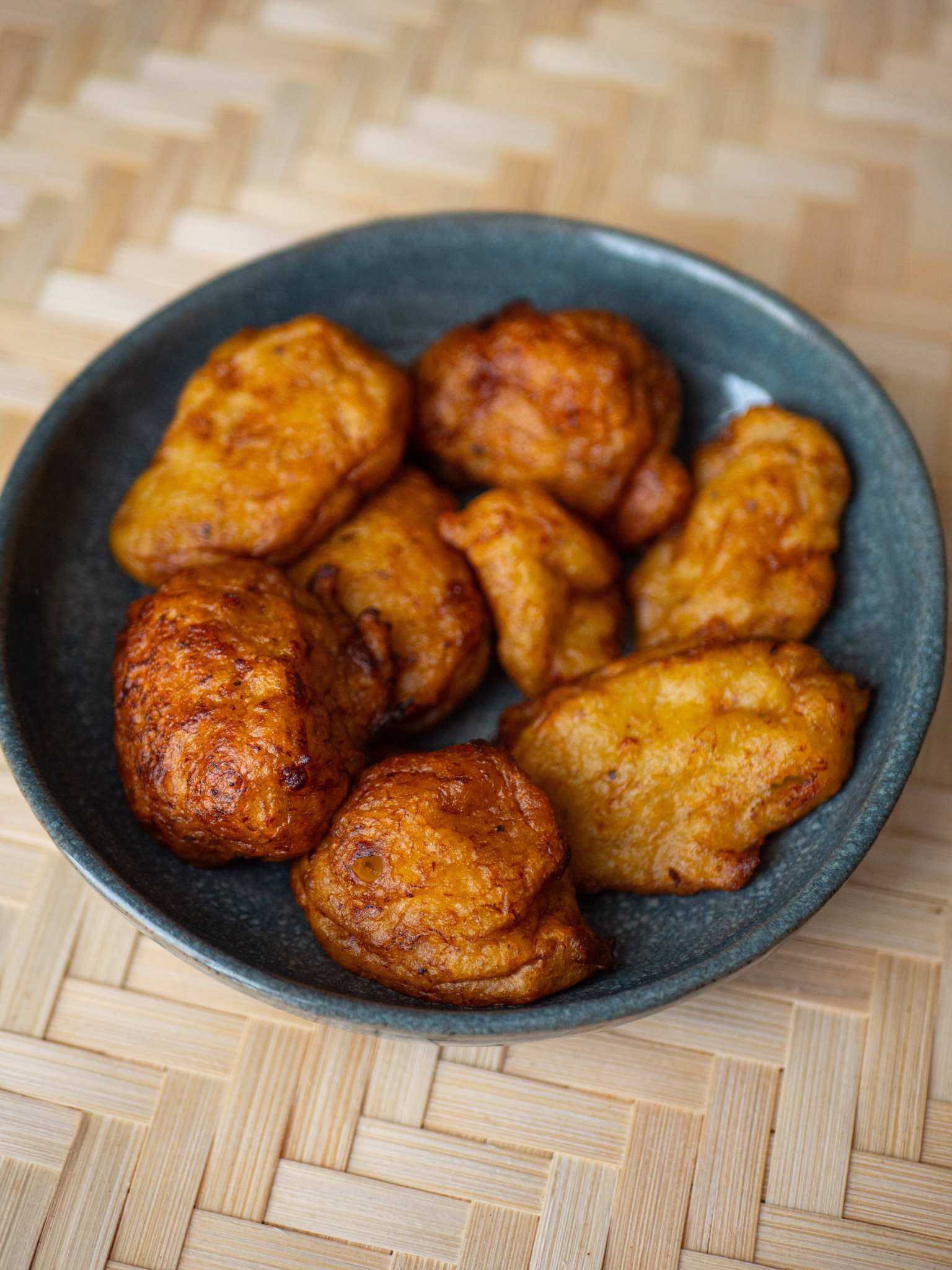 Claclo, le beignet à la banane plantain ivoirien - DUMPLINGS & MORE