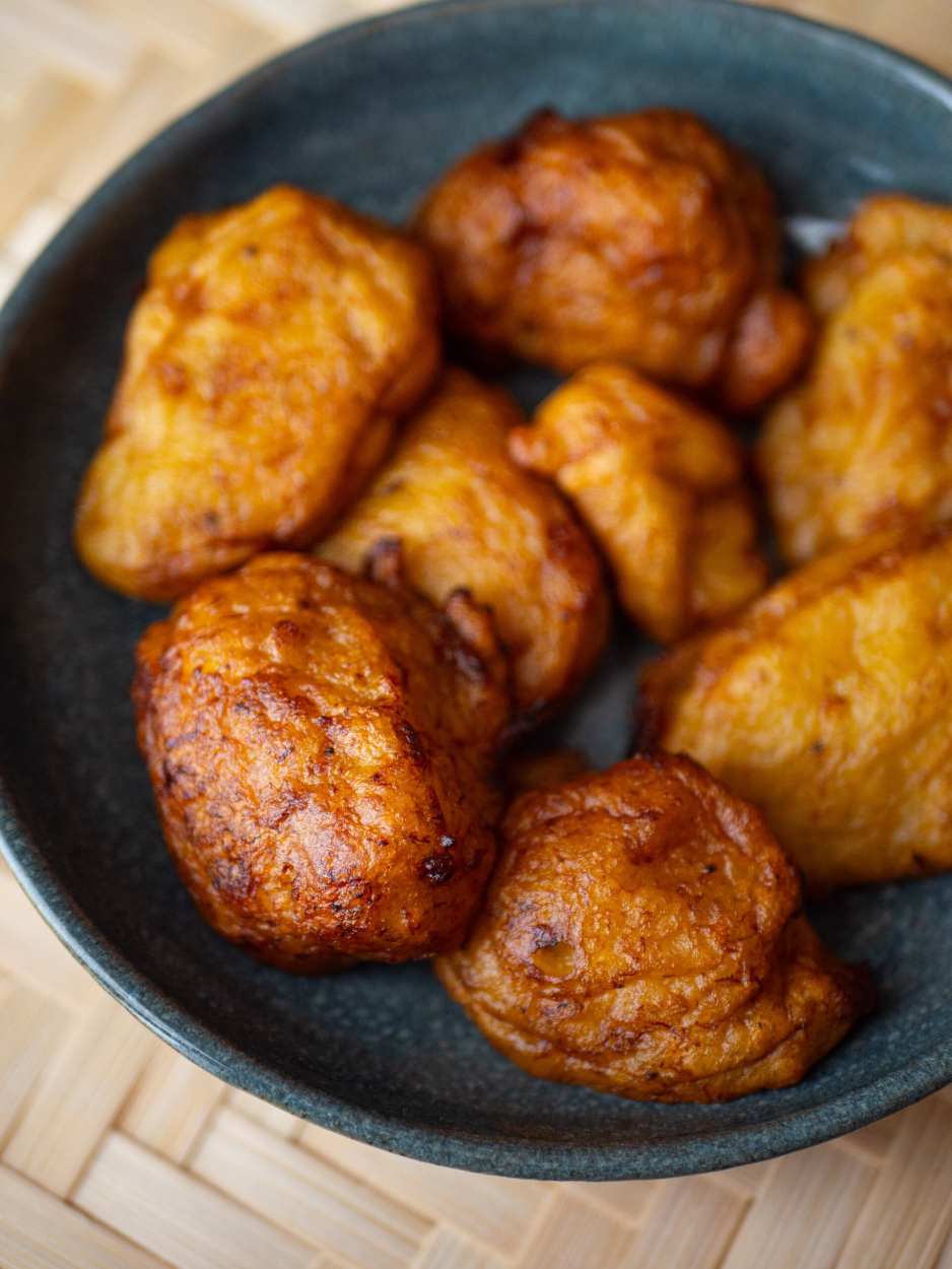 Claclo, le beignet à la banane plantain ivoirien - DUMPLINGS & MORE