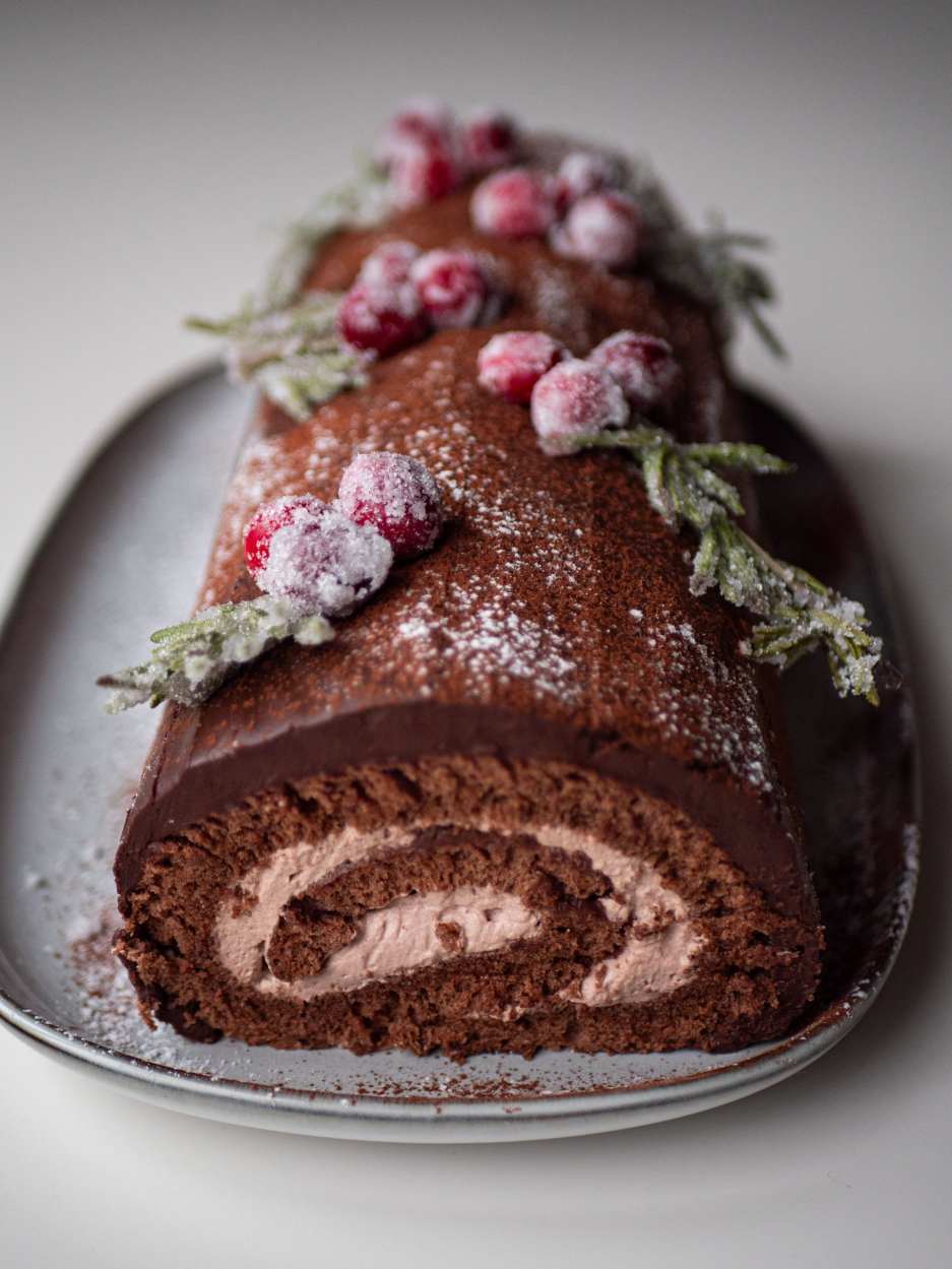 La Bûche de Noël - DUMPLINGS & MORE